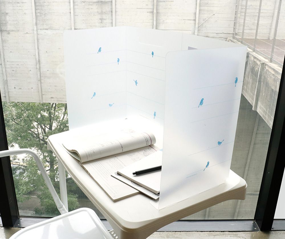 MochiThings: Foldable Desk Partition