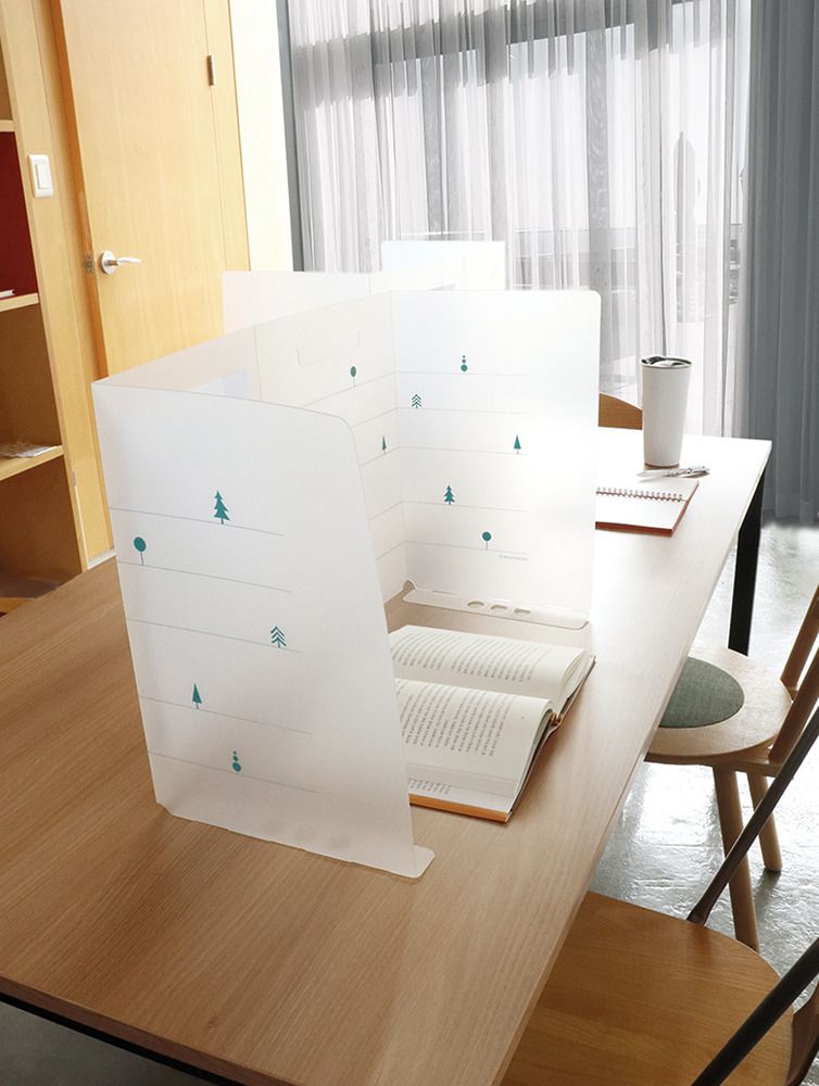 MochiThings: Foldable Desk Partition