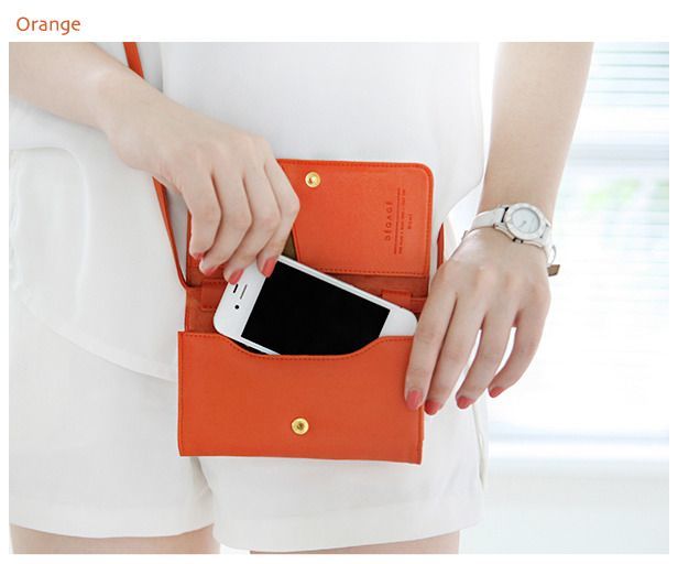 MochiThings: Mini Smartphone Shoulder Bag