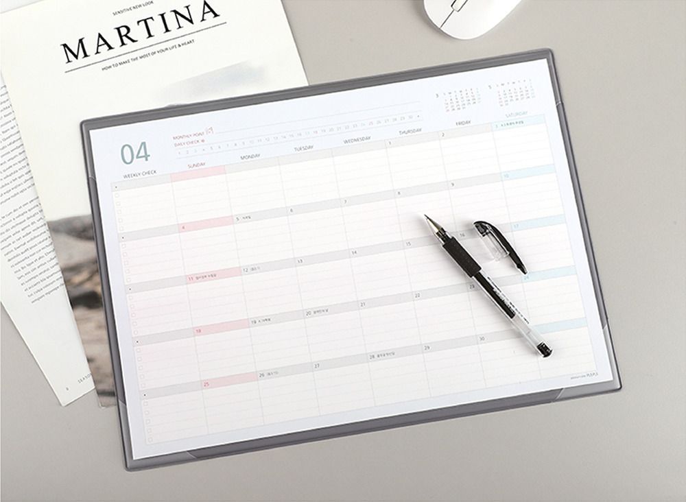 MochiThings: 2021 Monthly Desk Planner