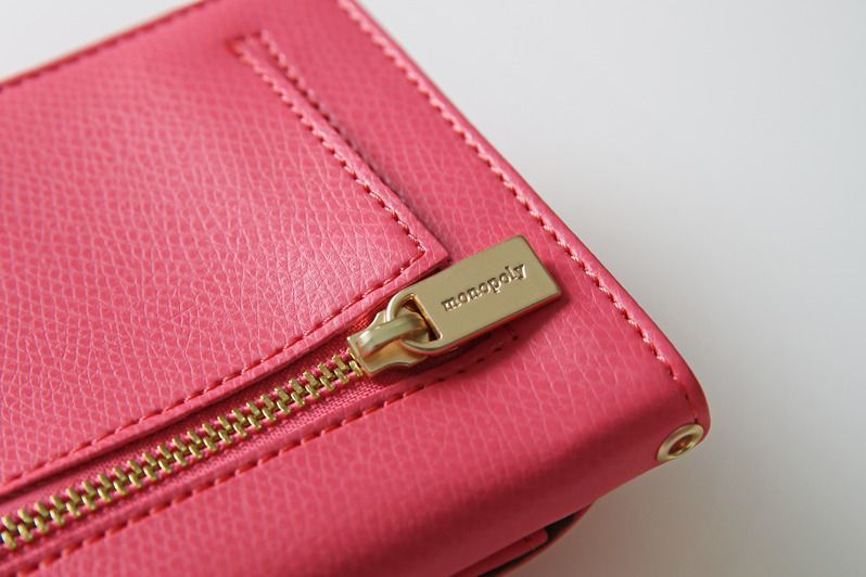 MochiThings: Classy Galaxy Smartphone Wallet