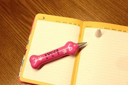MochiThings: Doggy Bone Pen