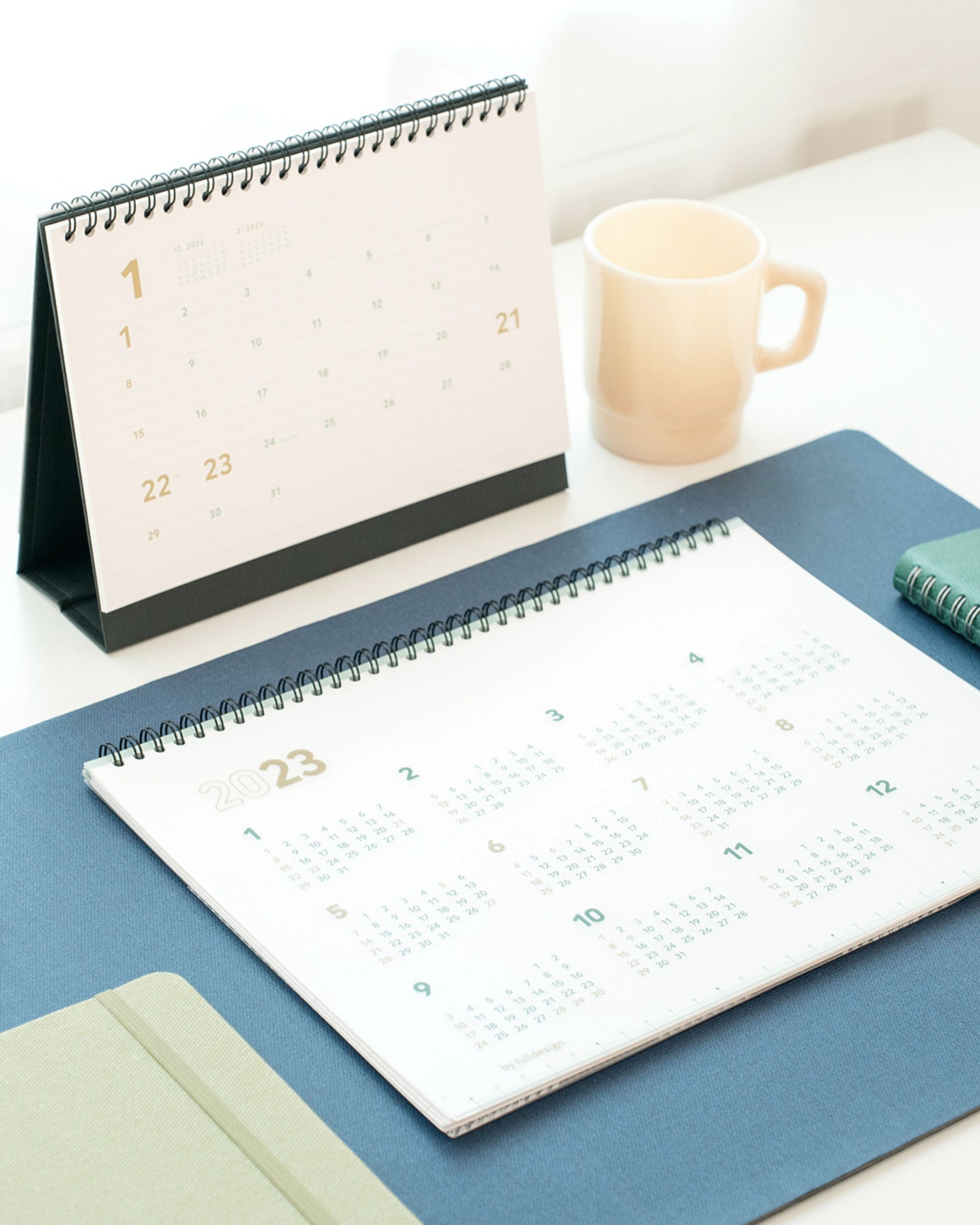 MochiThings: 2023 Wide Basic Desk Monthly Planner