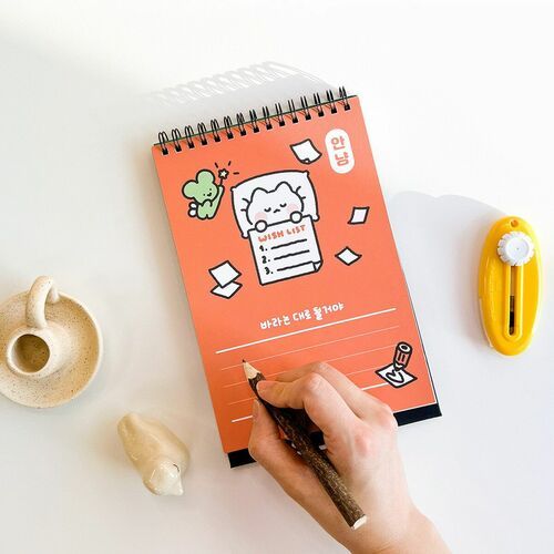 MochiThings: 2023 Mini Cat Desk Calendar