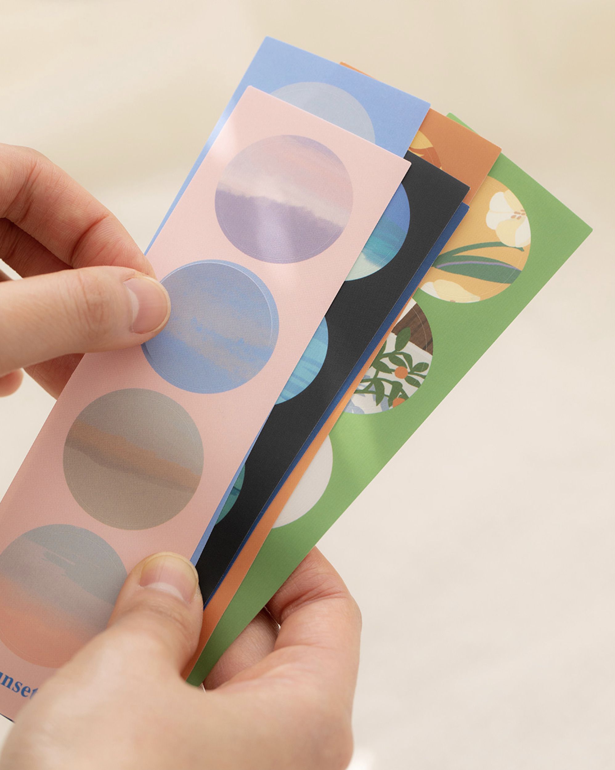 MochiThings: 8pcs Afterglow Round Removable Sticker Set