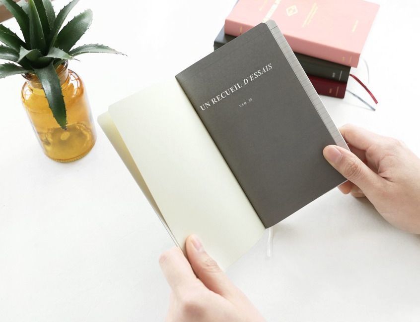 MochiThings: Mini Essay Notebook