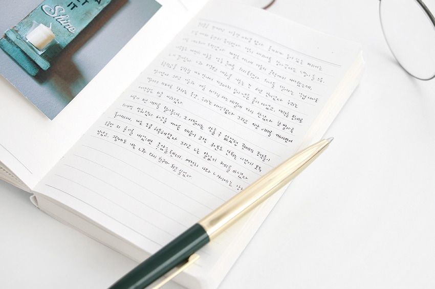 MochiThings: Mini Essay Notebook