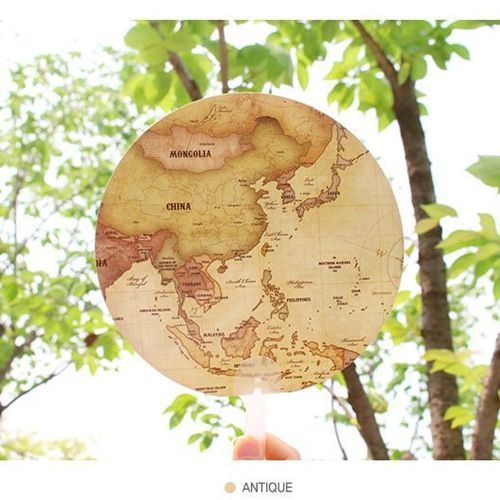 MochiThings: World Map Handy Fan