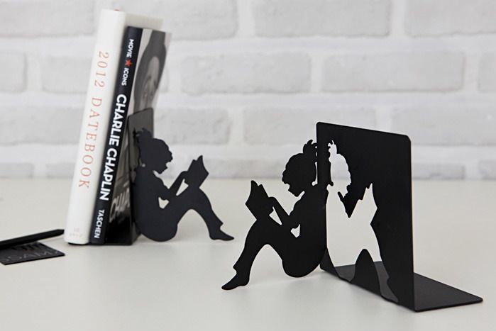 MochiThings: Mini Girl Reading a Book Bookend