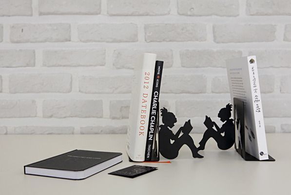 MochiThings: Mini Girl Reading a Book Bookend