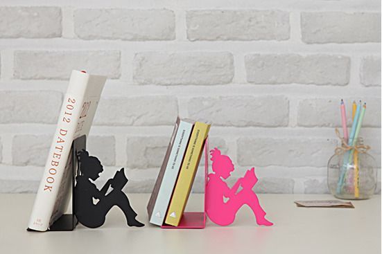 MochiThings: Mini Girl Reading a Book Bookend
