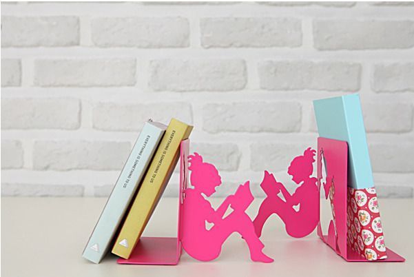 MochiThings: Mini Girl Reading a Book Bookend