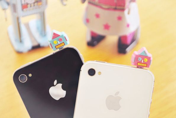 MochiThings: Robot Couple Earphone Cap