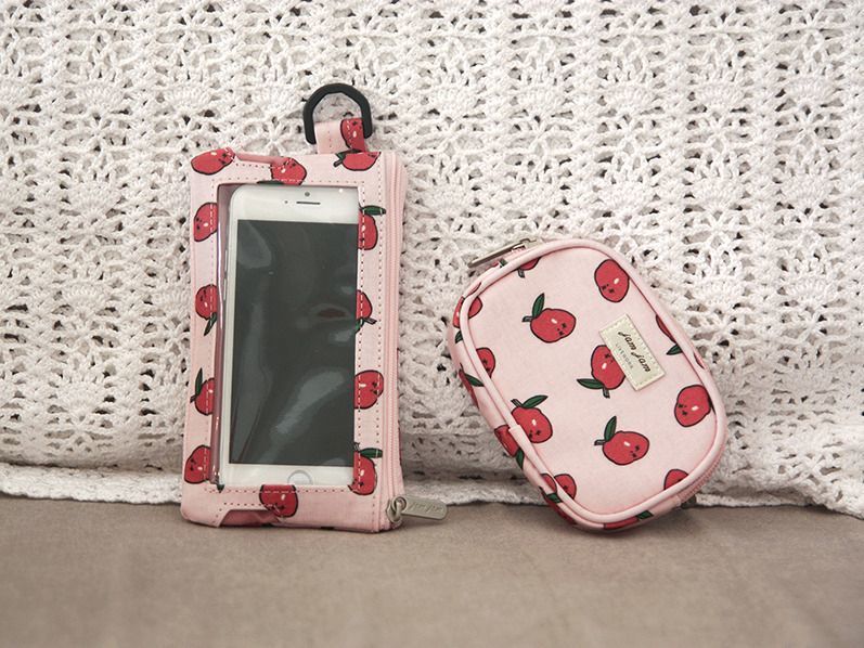 MochiThings: Mobile Pouch