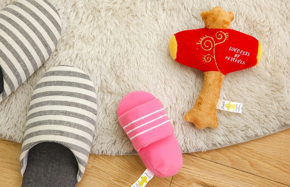 MochiThings: Squeaky Slipper Cushion