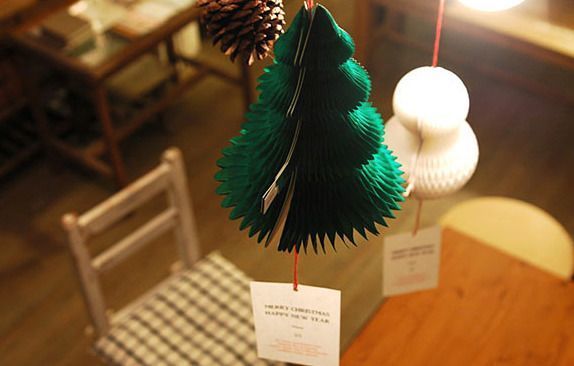 MochiThings: Hanging Christmas Tree Card