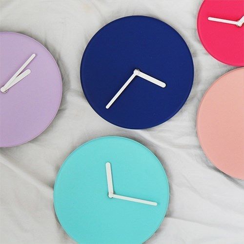 MochiThings: Leather Color Pop Clock