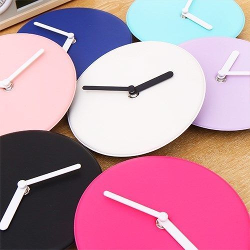 MochiThings: Leather Color Pop Clock