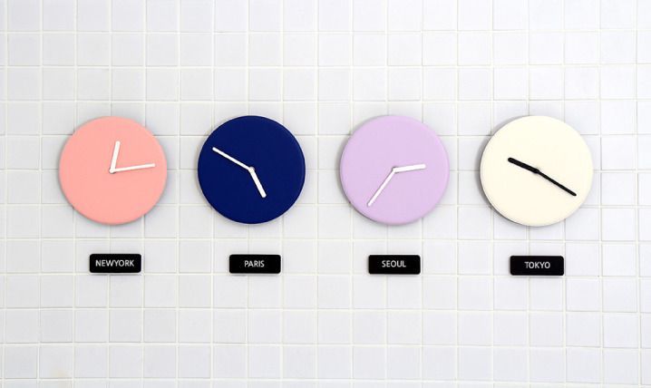 MochiThings: Leather Color Pop Clock