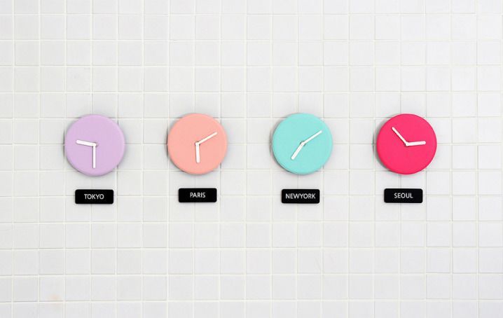 MochiThings: Leather Color Pop Clock
