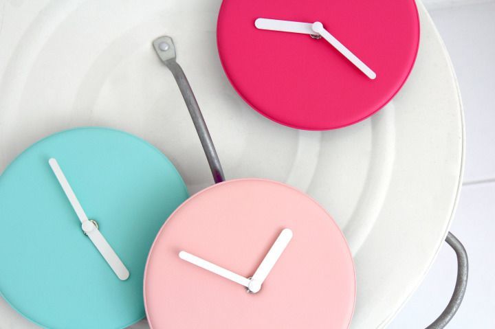 MochiThings: Leather Color Pop Clock