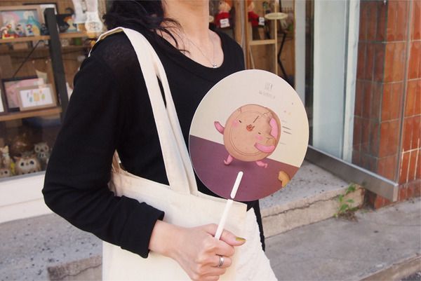 MochiThings: Summer Vacation Handy Fan