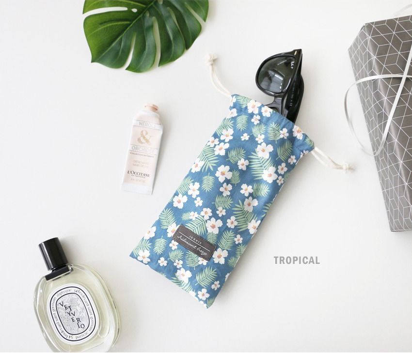 MochiThings: Comely Long Drawstring Pouch