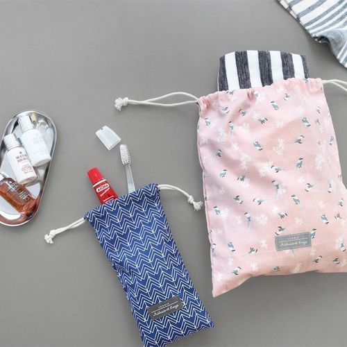 MochiThings: Comely Long Drawstring Pouch