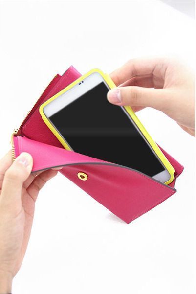 MochiThings: m.Humming Smartphone Clutch