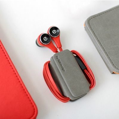 MochiThings: Leather Earphone Winder