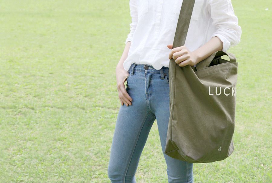 MochiThings: Lucky Pocket Shoulder Bag