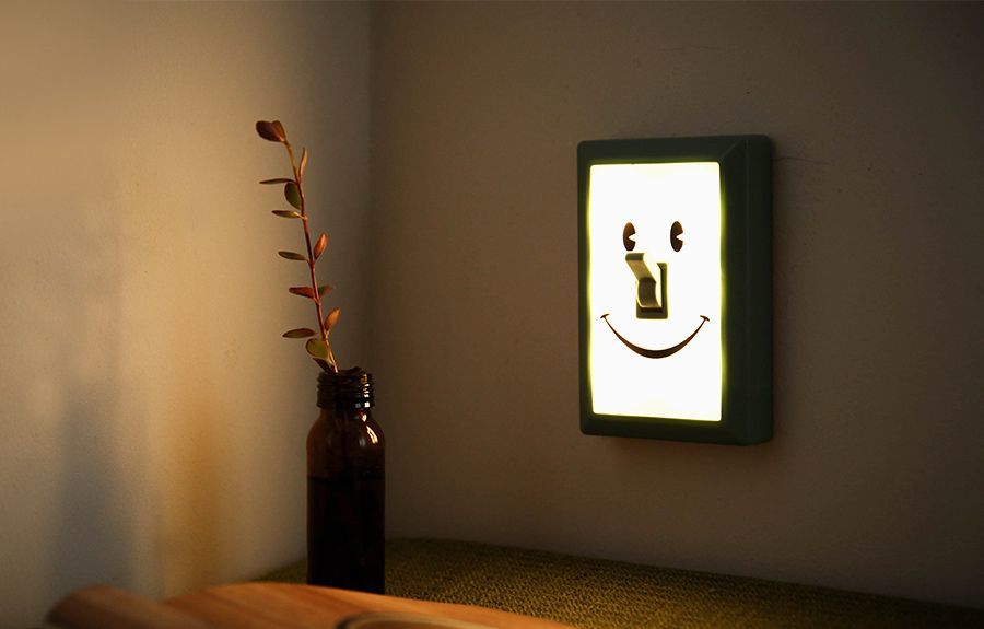 MochiThings: Smile Switch Deco Light