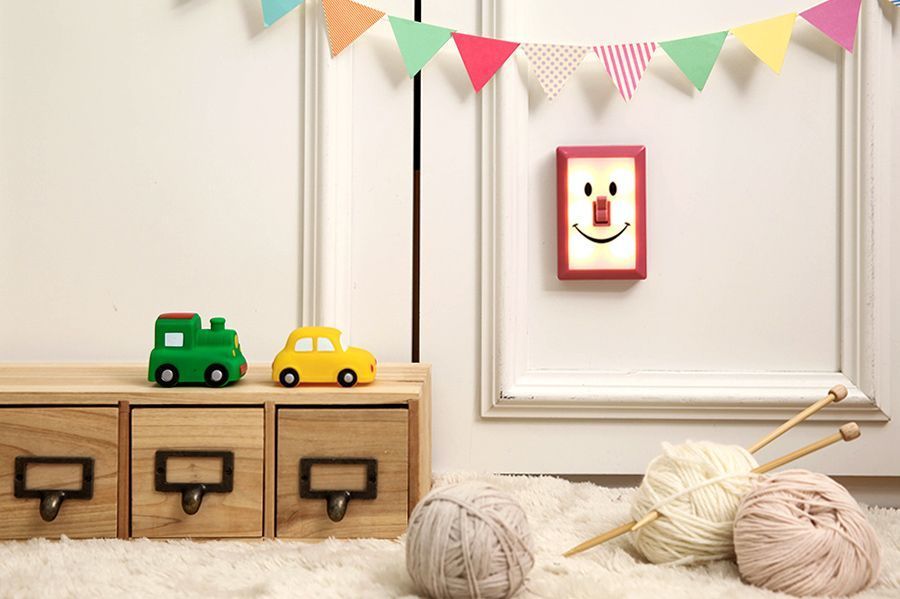 MochiThings: Smile Switch Deco Light