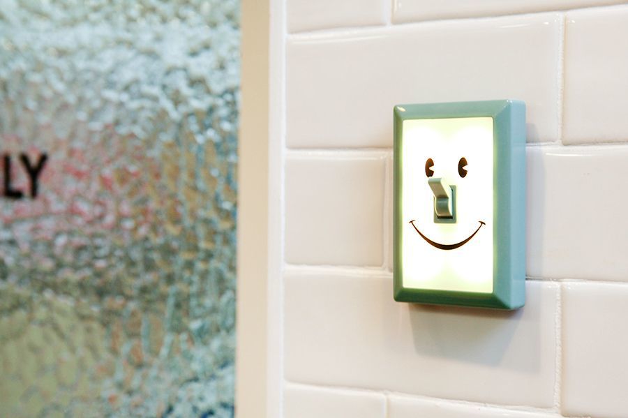 MochiThings: Smile Switch Deco Light