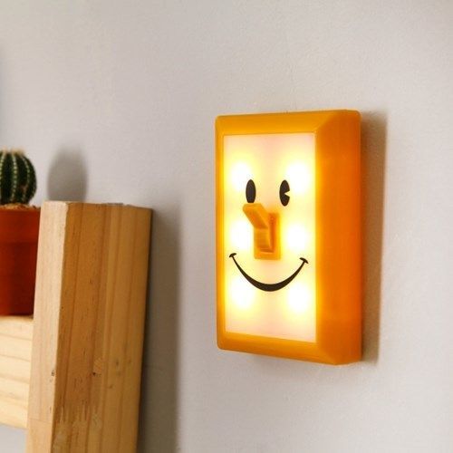 MochiThings: Smile Switch Deco Light