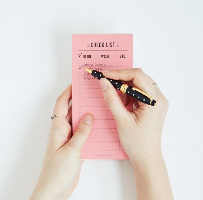 MochiThings: Pink Checklist Notepad