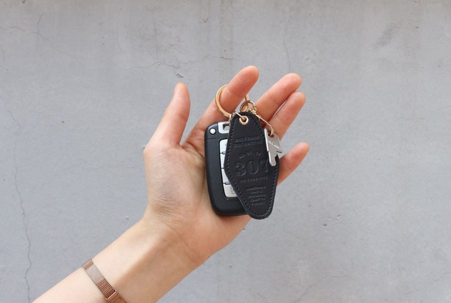 MochiThings: Classic Genuine Leather Hotel Key Ring