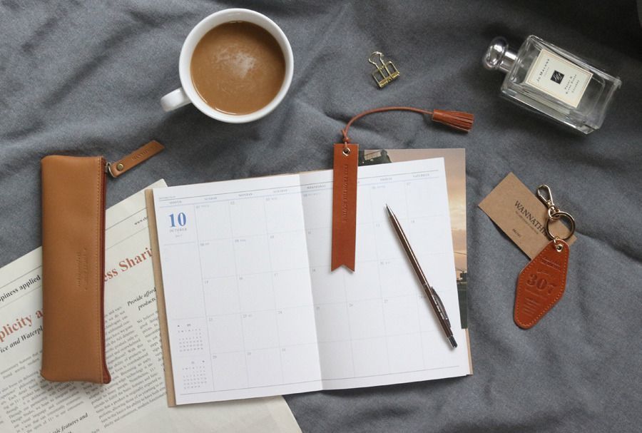 MochiThings: Classic Genuine Leather Hotel Key Ring