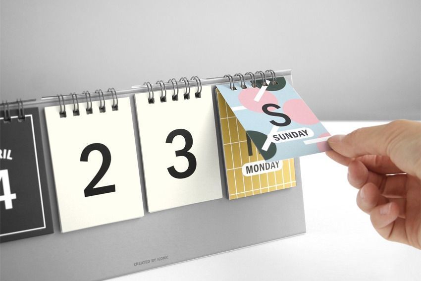 MochiThings: Iconic D-Day Standing Calendar