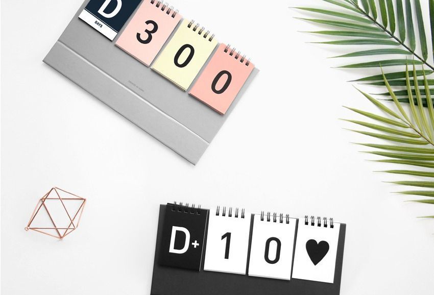 MochiThings: Iconic D-Day Standing Calendar