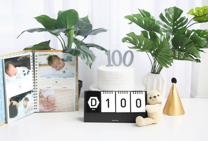 MochiThings: Iconic D-Day Standing Calendar