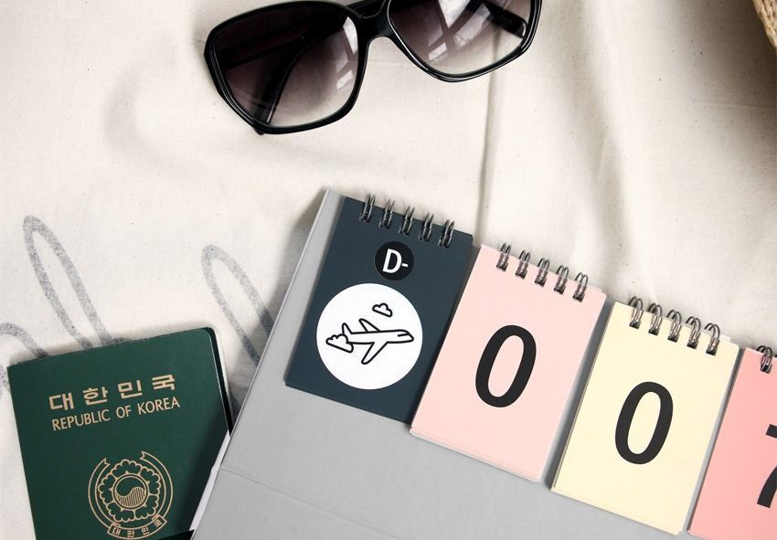 MochiThings: Iconic D-Day Standing Calendar