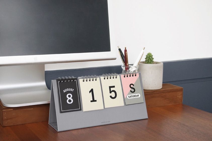 MochiThings: Iconic D-Day Standing Calendar