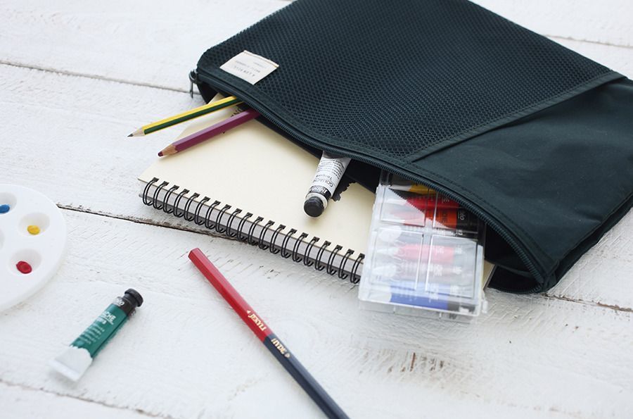 MochiThings: A Low Hill Document Mesh Pouch