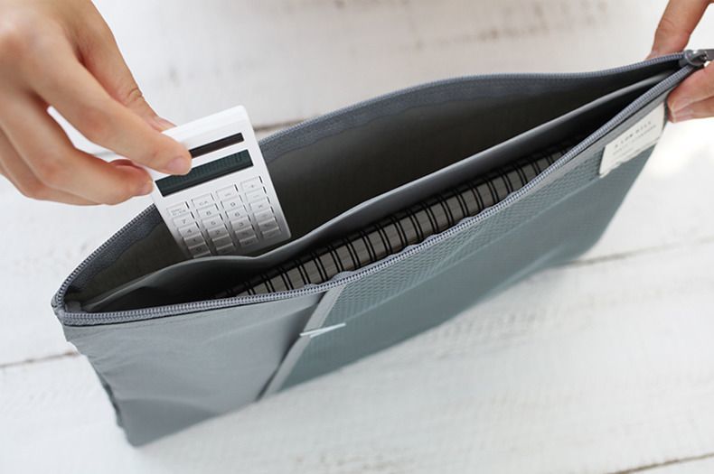 MochiThings: A Low Hill Document Mesh Pouch