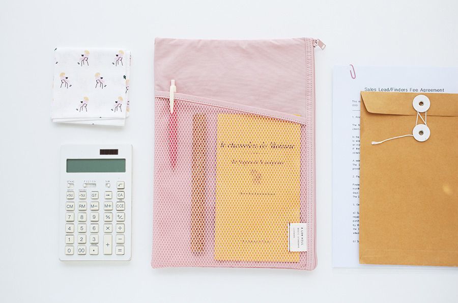 MochiThings: A Low Hill Document Mesh Pouch