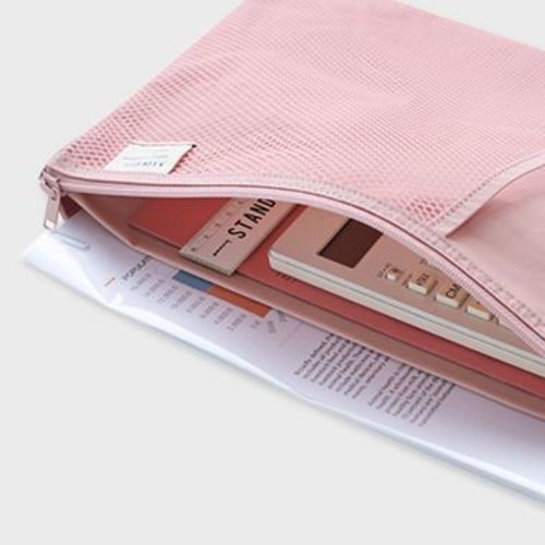 MochiThings: A Low Hill Document Mesh Pouch
