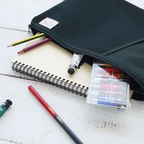 MochiThings: A Low Hill Document Mesh Pouch