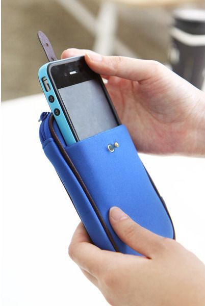 MochiThings: m.Humming Neoprene Smartphone Pouch