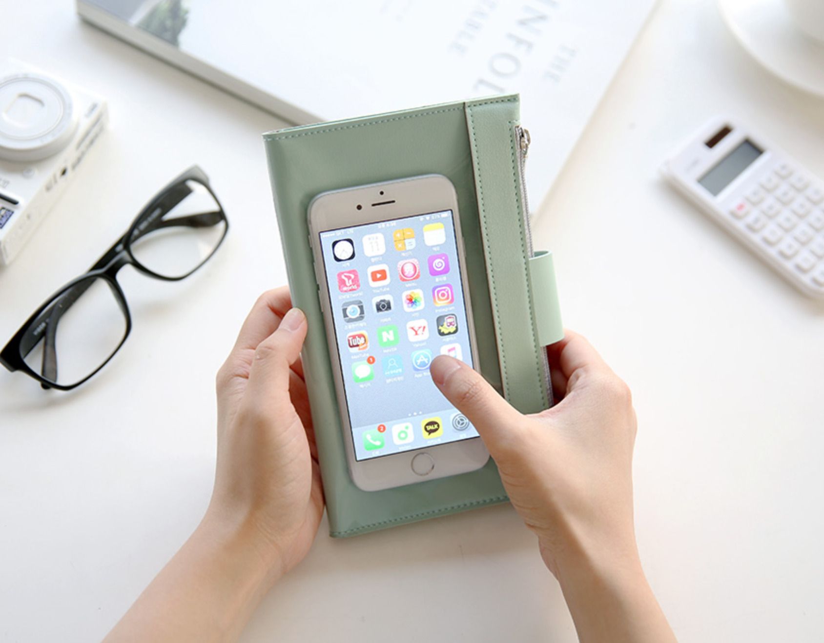 MochiThings: Double Zipper Wallet
